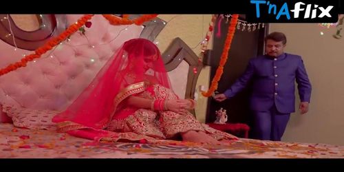 Khwahish Matthew Breasts Scene In Lage Raho Doctor