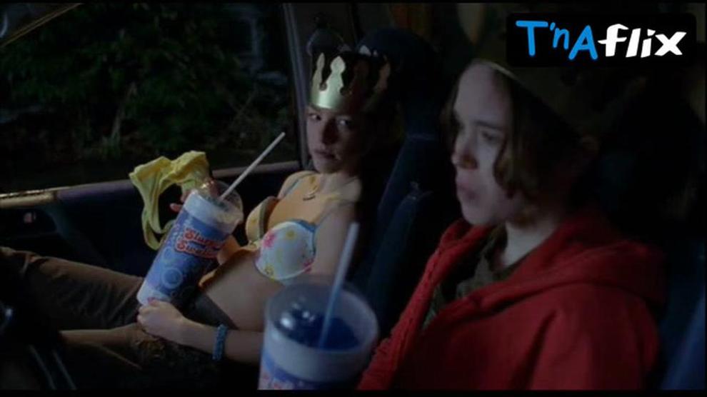Olivia Thirlby Underwear Scene In Juno