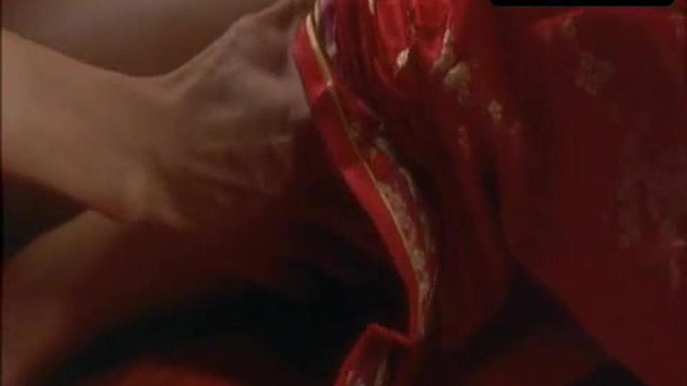 Yasuko Tomita Breasts Scene In Nan Jing De Ji Du