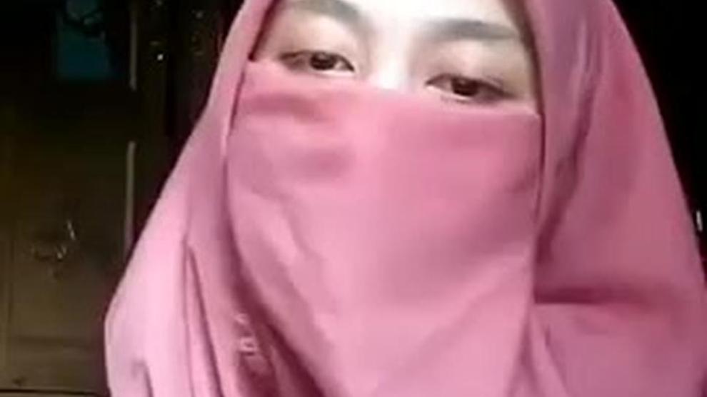 Abg Jilbab Pendatang Baru Show Titit