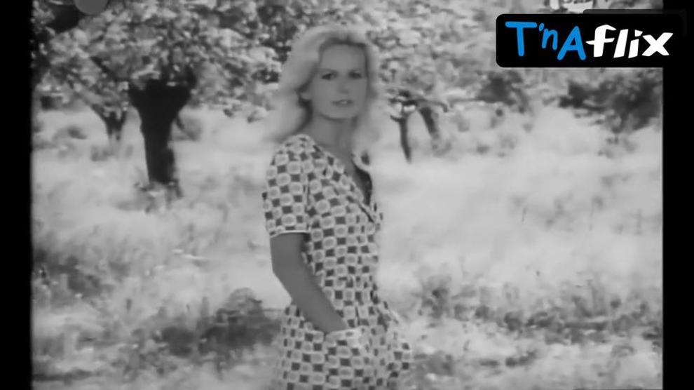 Irena Karel Breasts Scene In Wezwanie