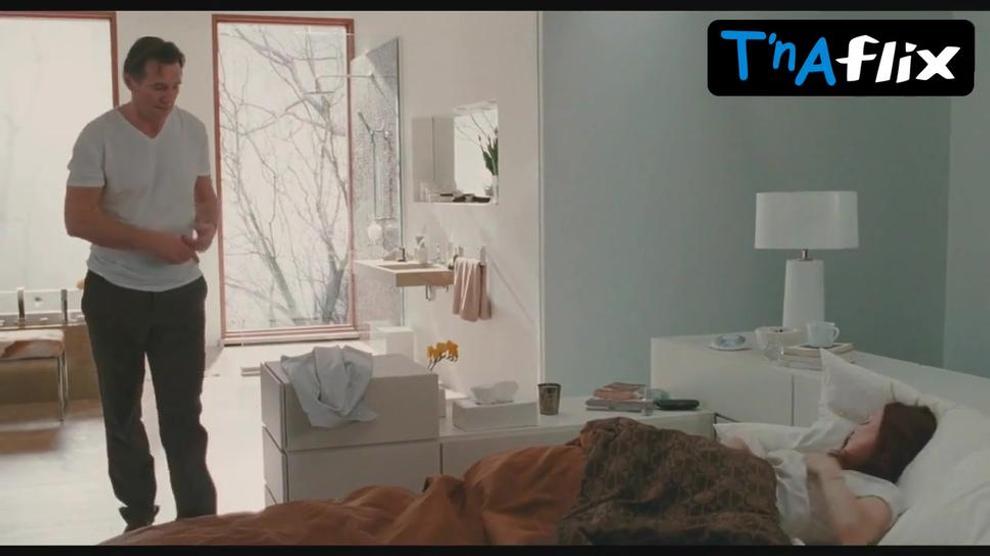 Julianne Moore Sexy Scene In Chloe