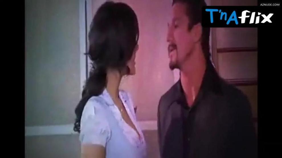 Sunny Leone Butt Breasts Scene In Karenjit Kaur The Untold Story Of
