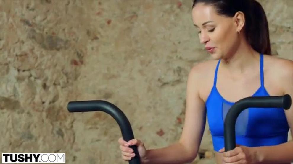 Gym Bunny Marie Gets An Intense Anal Workout