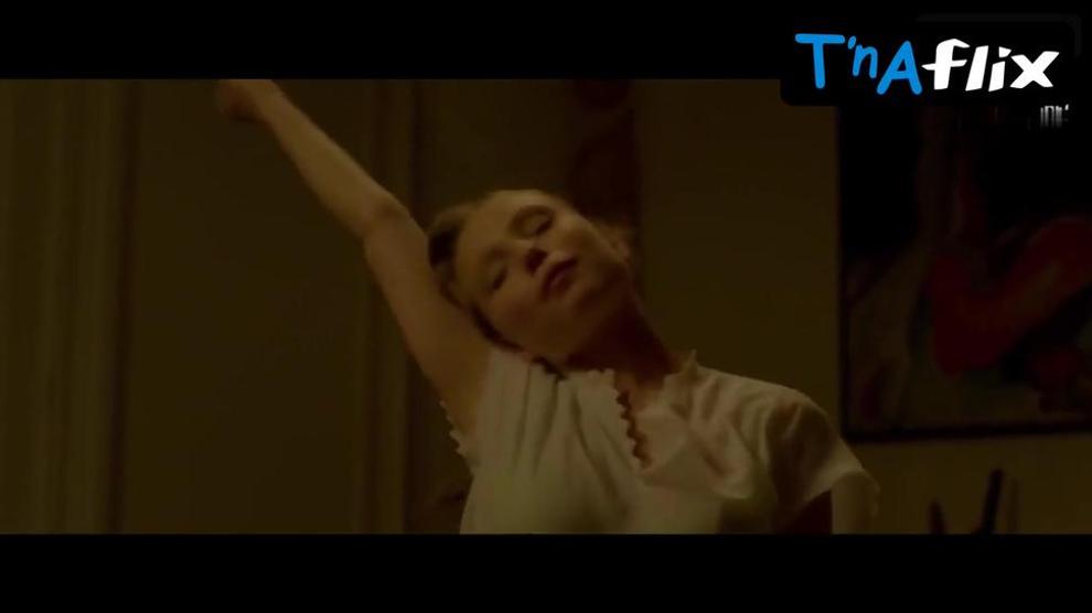 Celine Verbeeck Lesbian Scene In Shimi