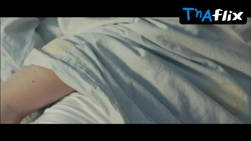 Shian Denovan Sexy Scene In Siren