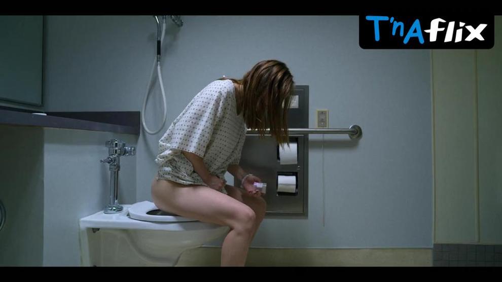 Kaitlyn Dever Sexy Scene In Unbelievable