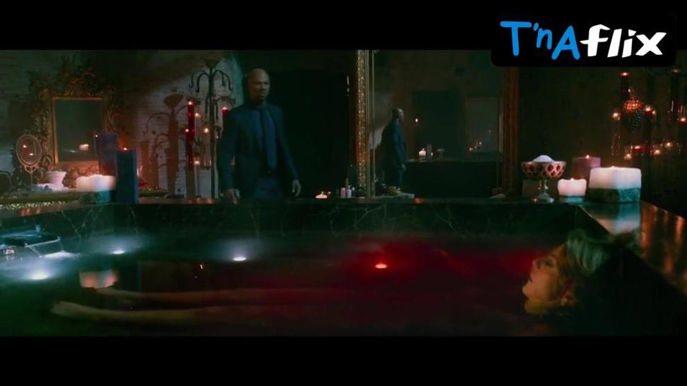 Claudia Gerini Sexy Scene In John Wick Chapter 2