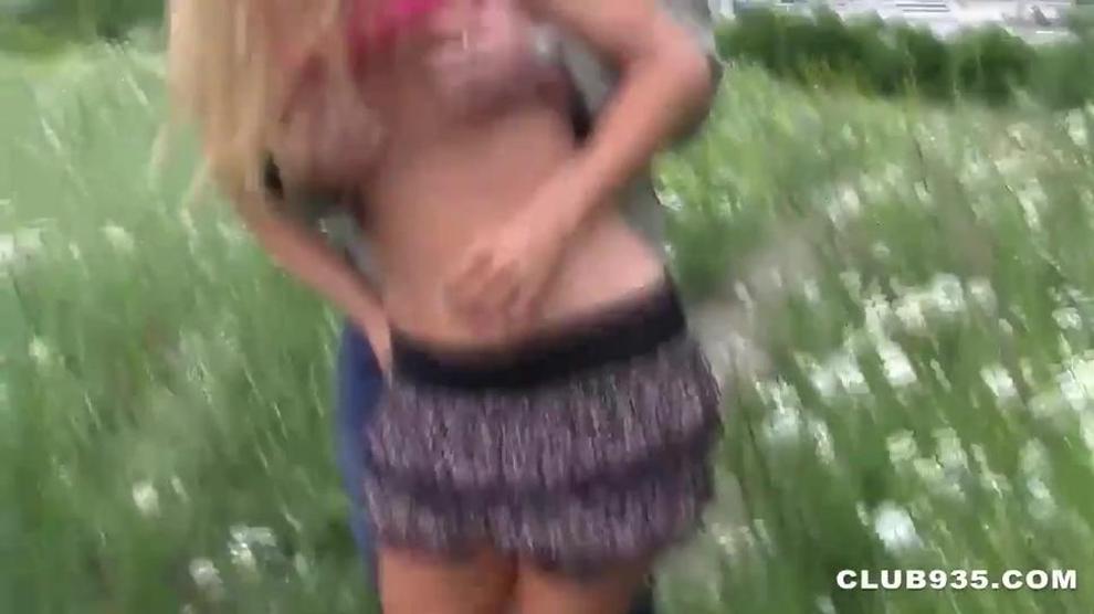 Outdoor Bang With Wild Hot Teen