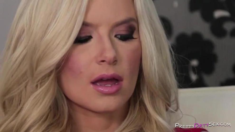 Hot Pawg Anikka Albrite Rides Like Crazy